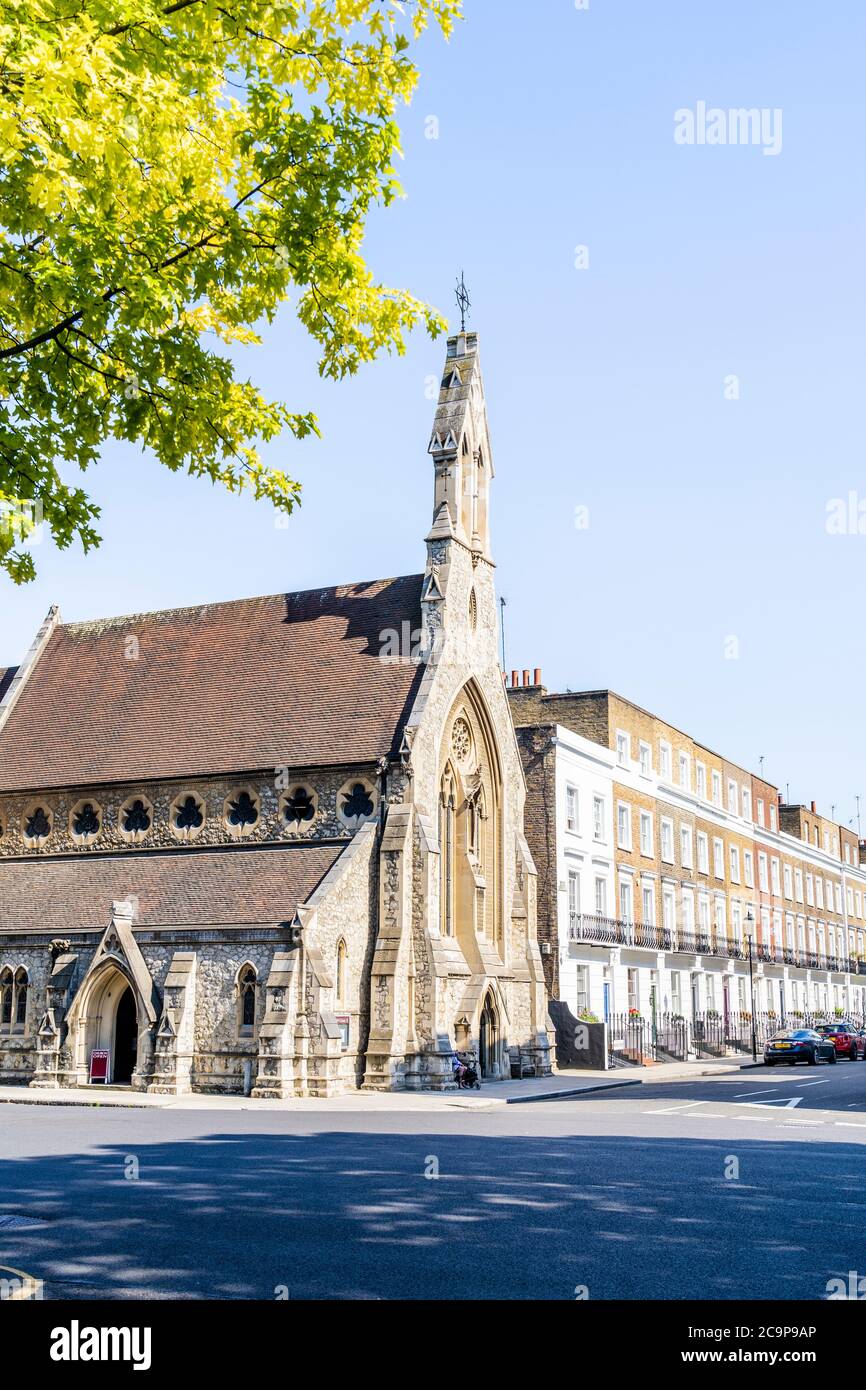 Knightsbridge church hi-res stock photography and images - Alamy