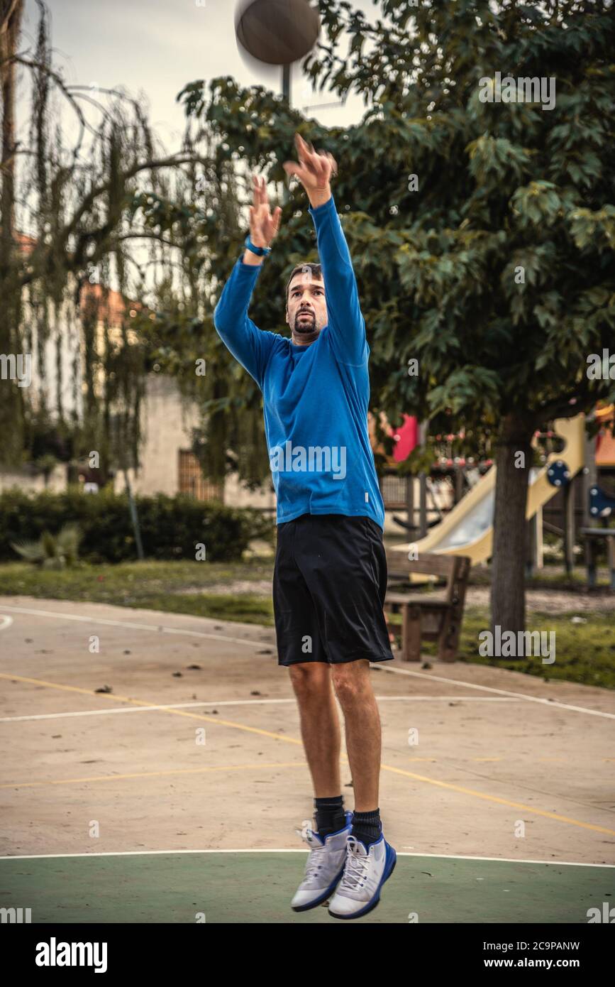 Basketball lay up competition hi-res stock photography and images - Alamy