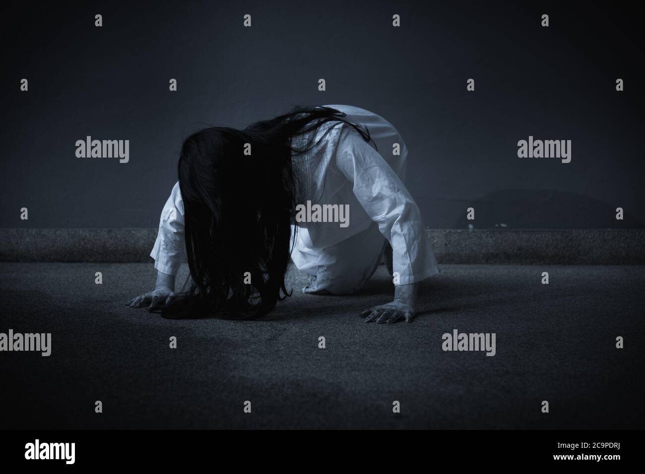 Woman crawling ghost hi-res stock photography and images - Alamy