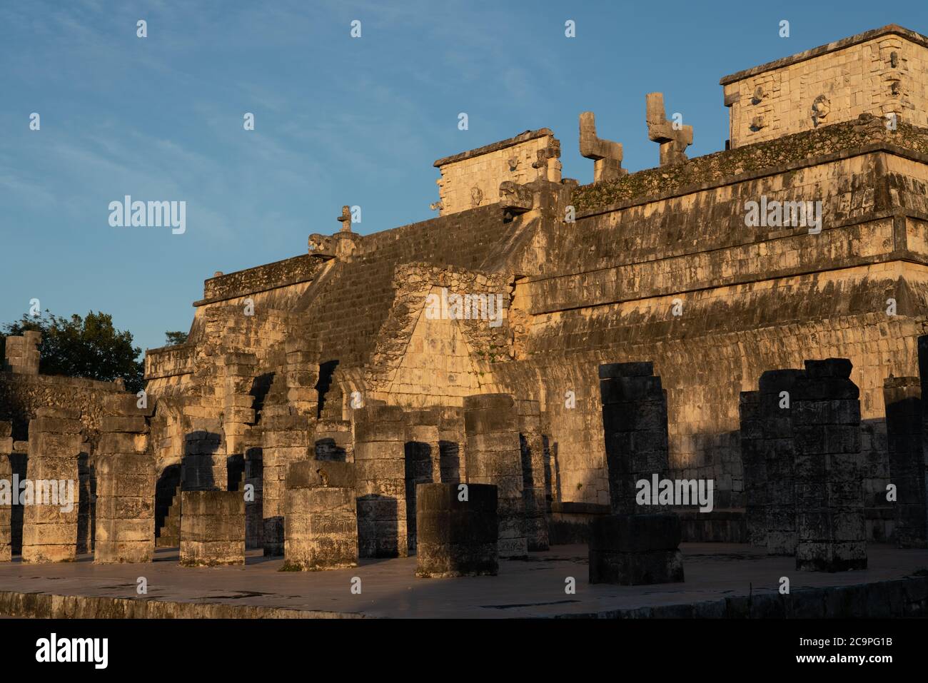 Mayan temple atop pyramid hi-res stock photography and images - Alamy