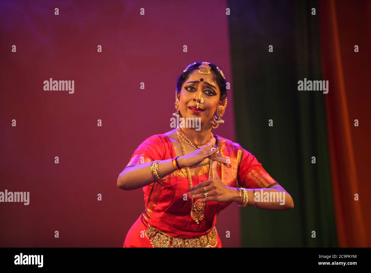 Beautiful bharatanatyam dancer Stock Photo - Alamy