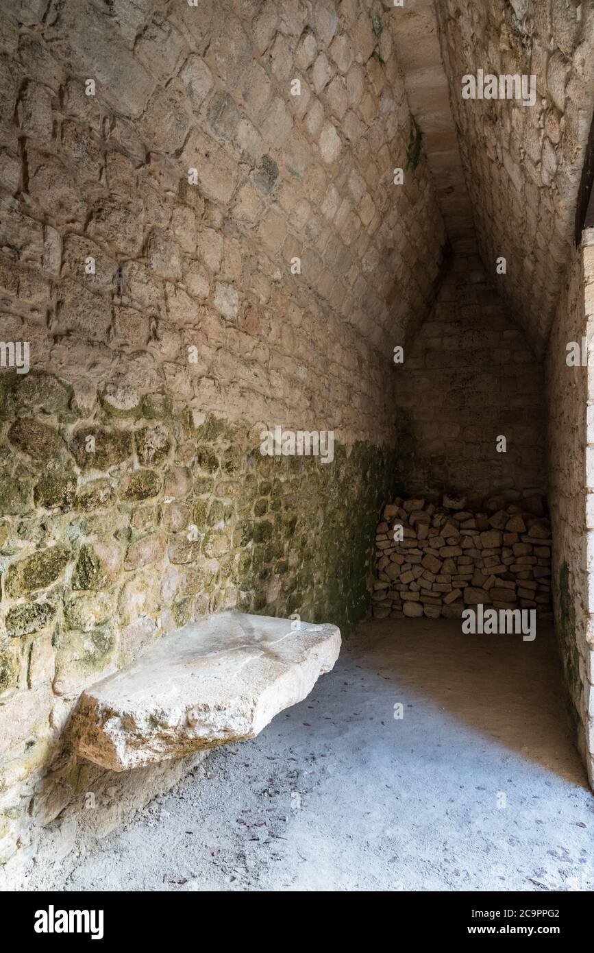 Mayan corbel arch hi-res stock photography and images - Alamy