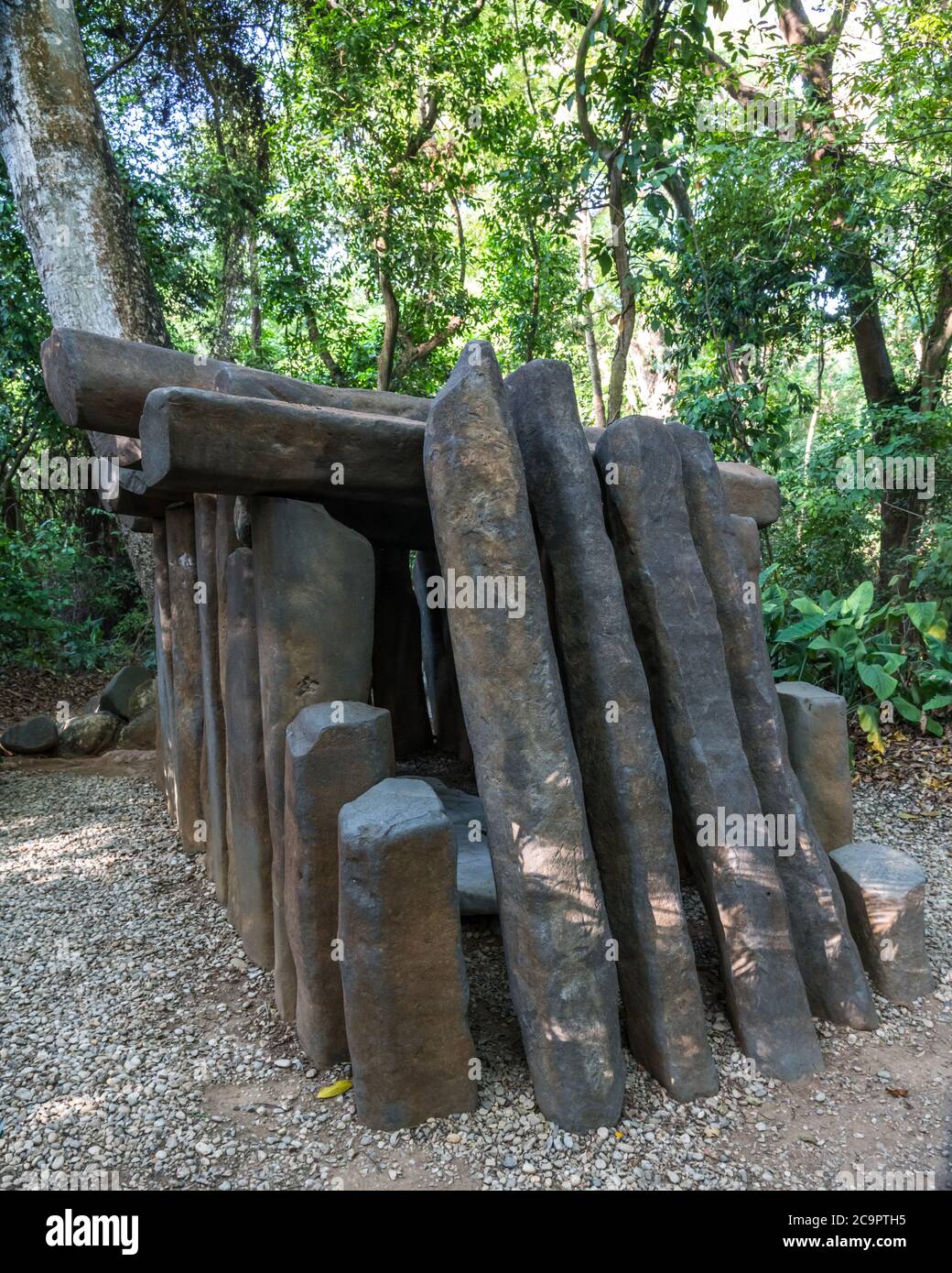 Basalt column tomb hi-res stock photography and images - Alamy
