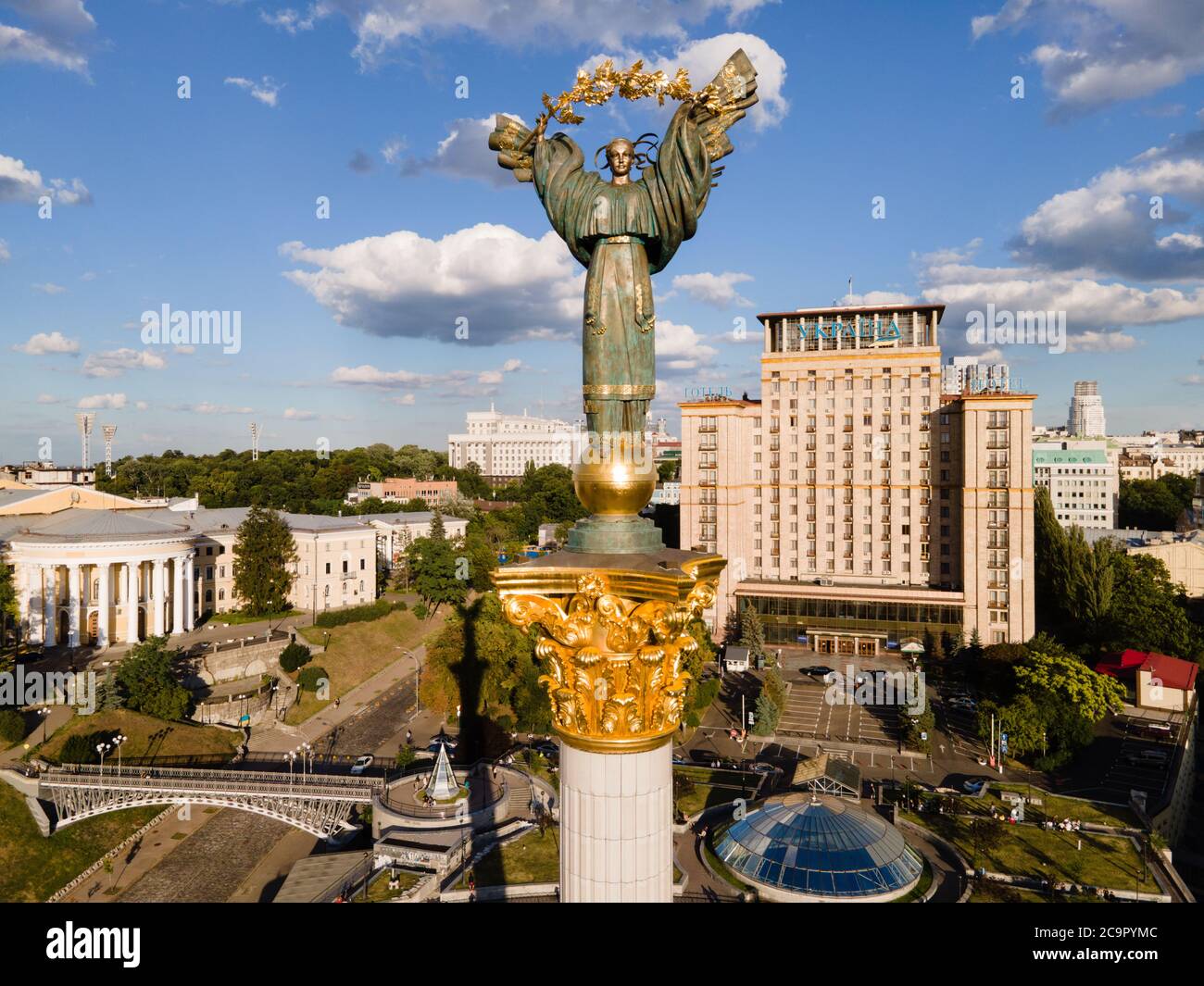 Monument on Independence Square in Kyiv, Ukraine Stock Photo - Alamy