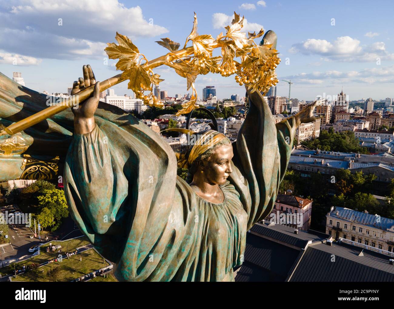 Monument on Independence Square in Kyiv, Ukraine Stock Photo - Alamy