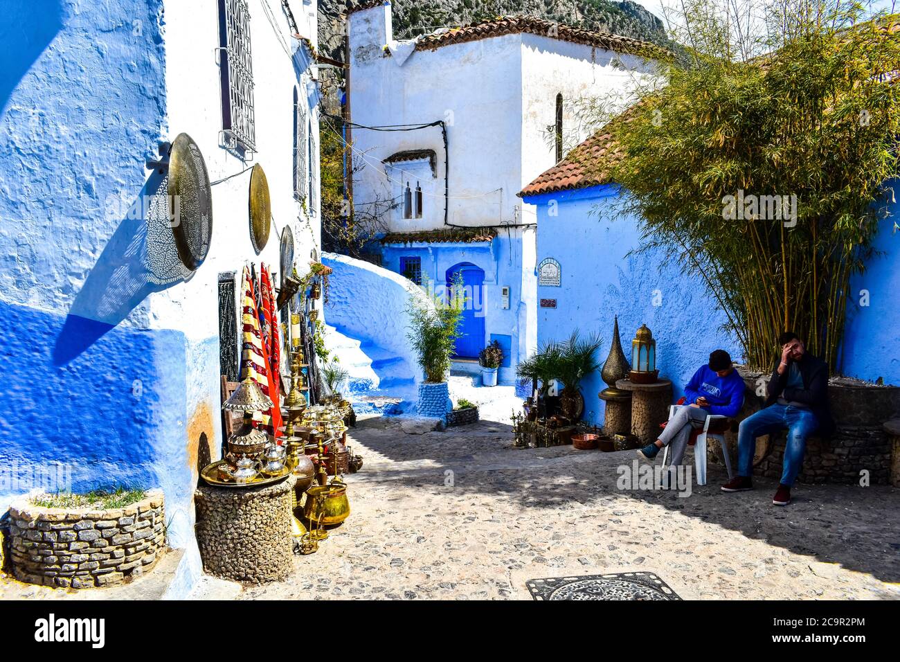 List of vendors hi-res stock photography and images - Alamy