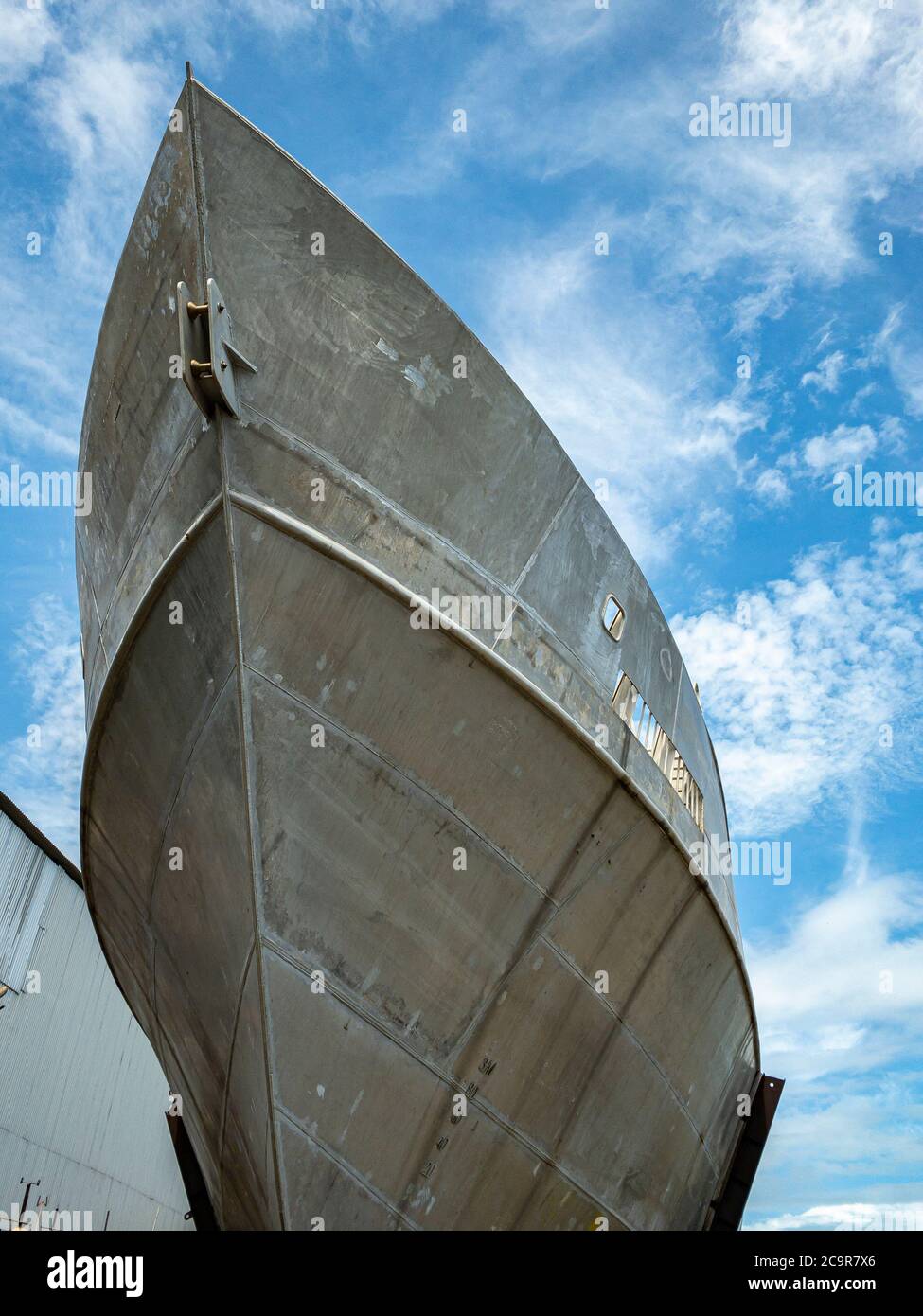 Ship hull foul hi-res stock photography and images - Alamy