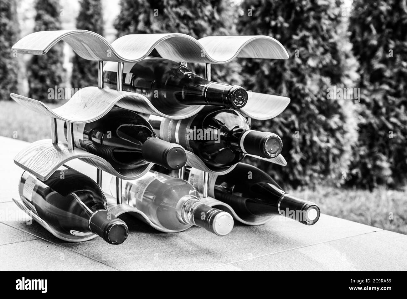 Shelf store wine Black and White Stock Photos & Images - Alamy