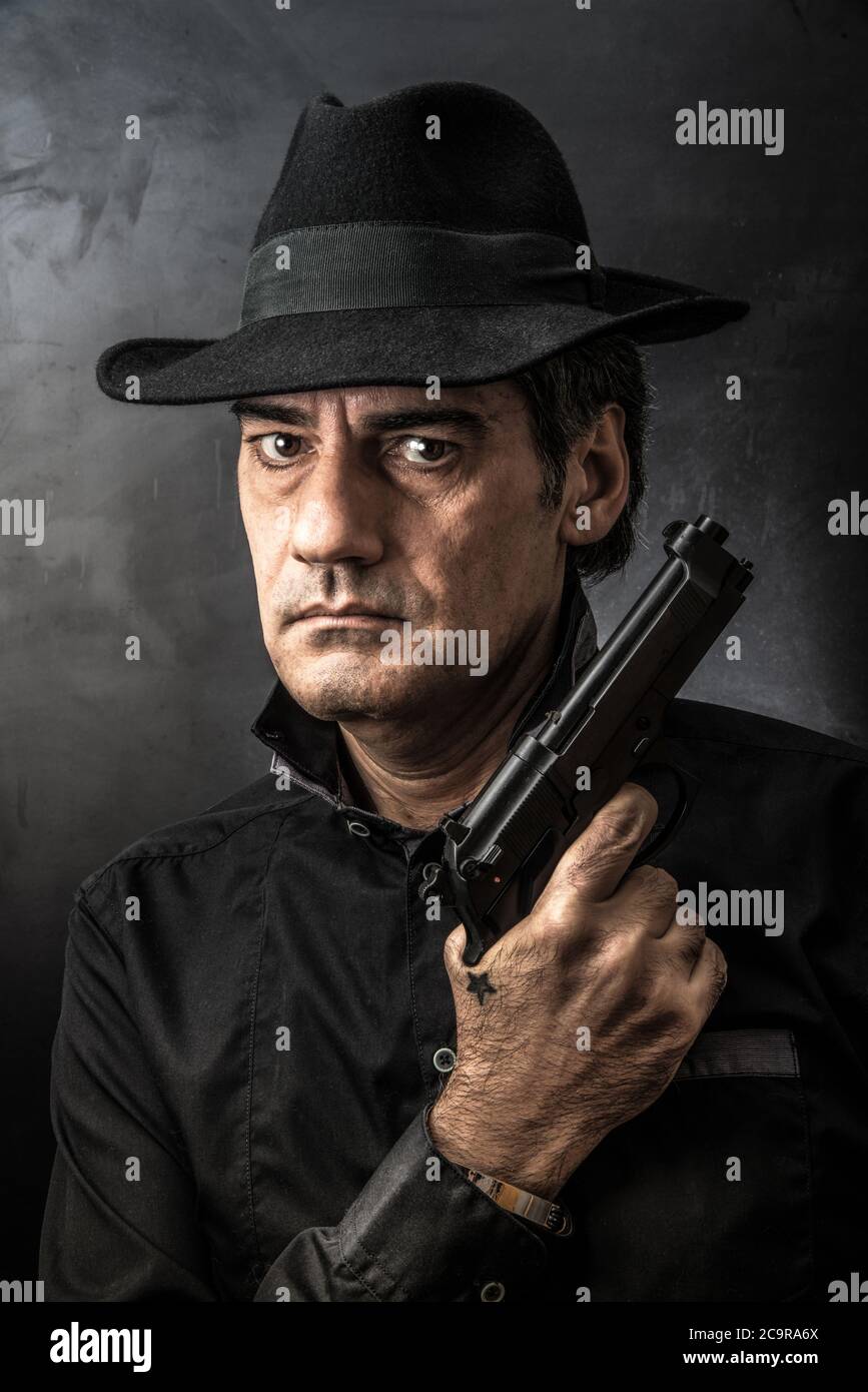 Serious look hi-res stock photography and images - Alamy