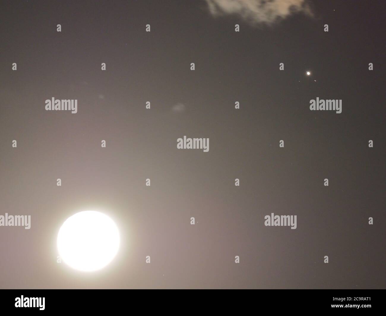 Sheerness, Kent, UK. 2nd August, 2020. The moon seen in conjunction ...