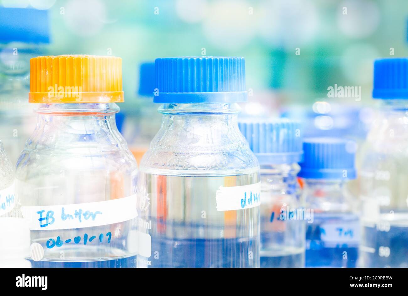 Chemistry experiment and label hi-res stock photography and images - Alamy