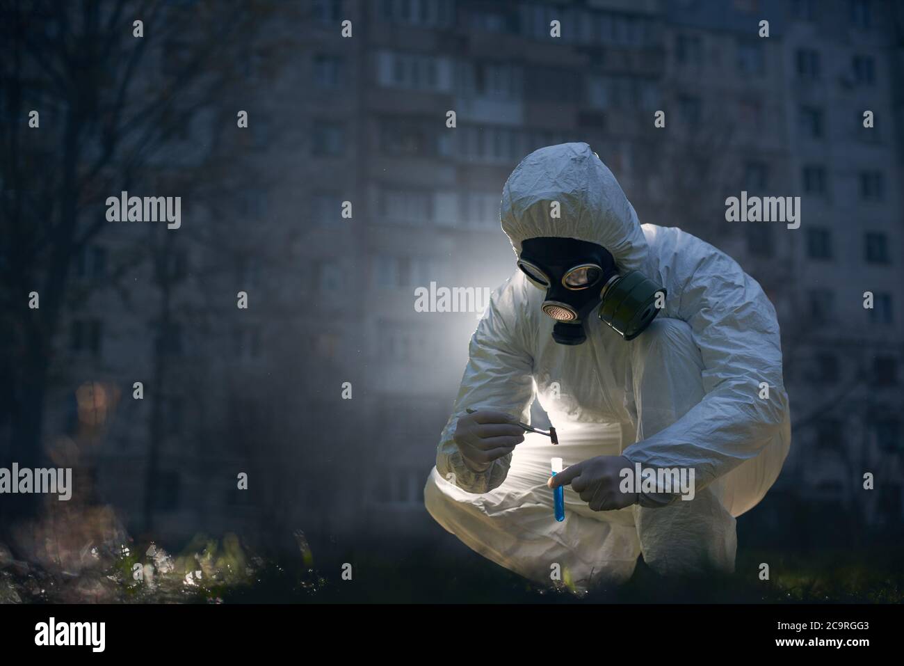 Scientist protection hi-res stock photography and images - Alamy