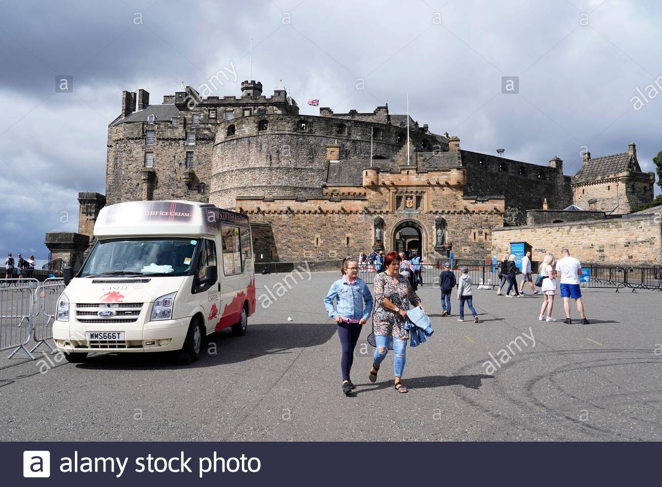 Weekend lockdown restrictions hi-res stock photography and images - Alamy