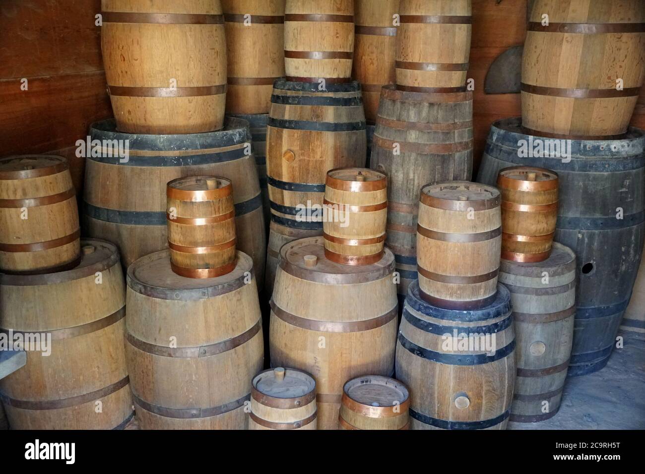 Large wooden barrels hi-res stock photography and images - Alamy