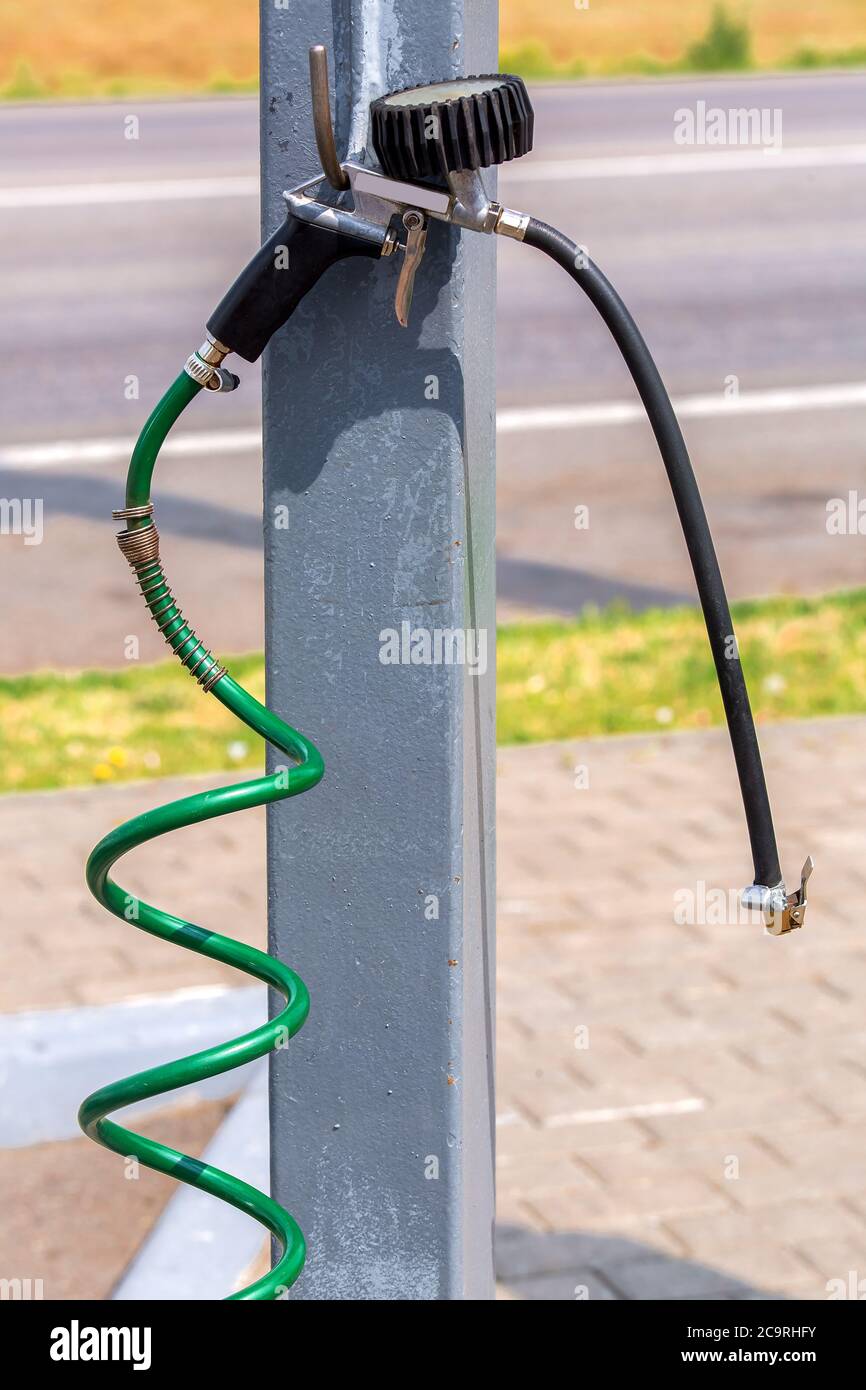 Manometer for car tyre pressure setting Stock Photo - Alamy