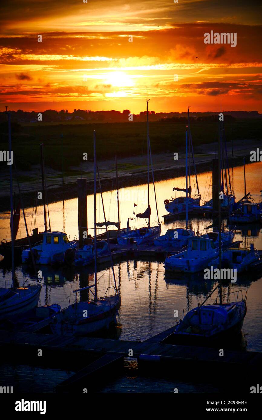 Etaples river hi-res stock photography and images - Alamy