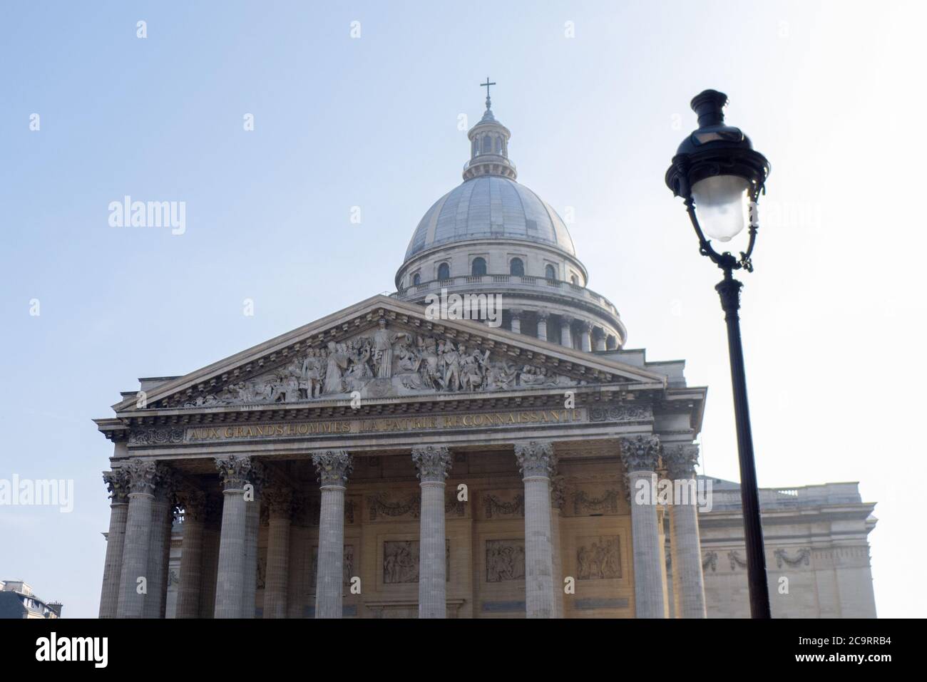 Paris pediment columns hi-res stock photography and images - Alamy