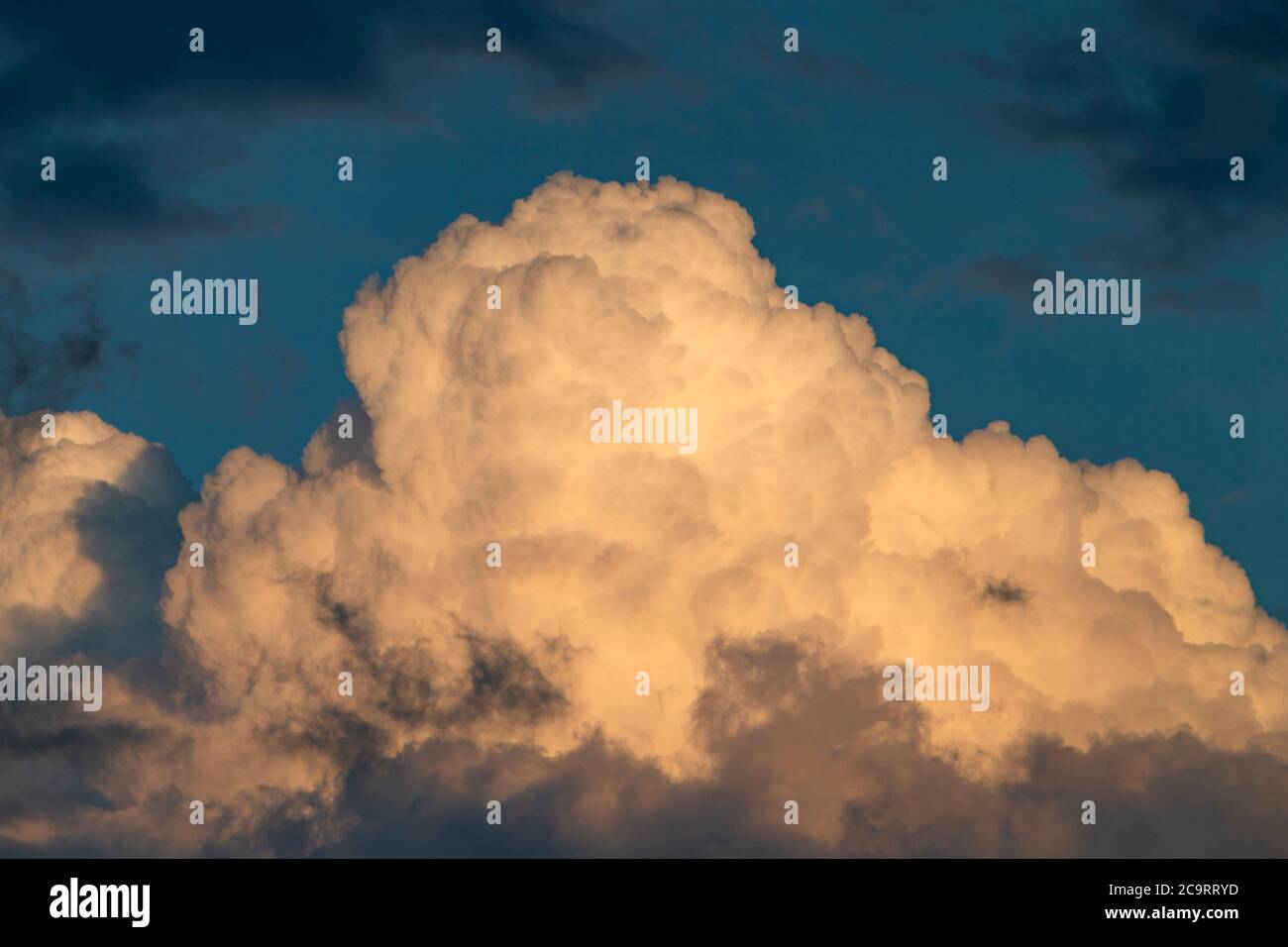 Photo shows dramatic cloud hi-res stock photography and images - Alamy