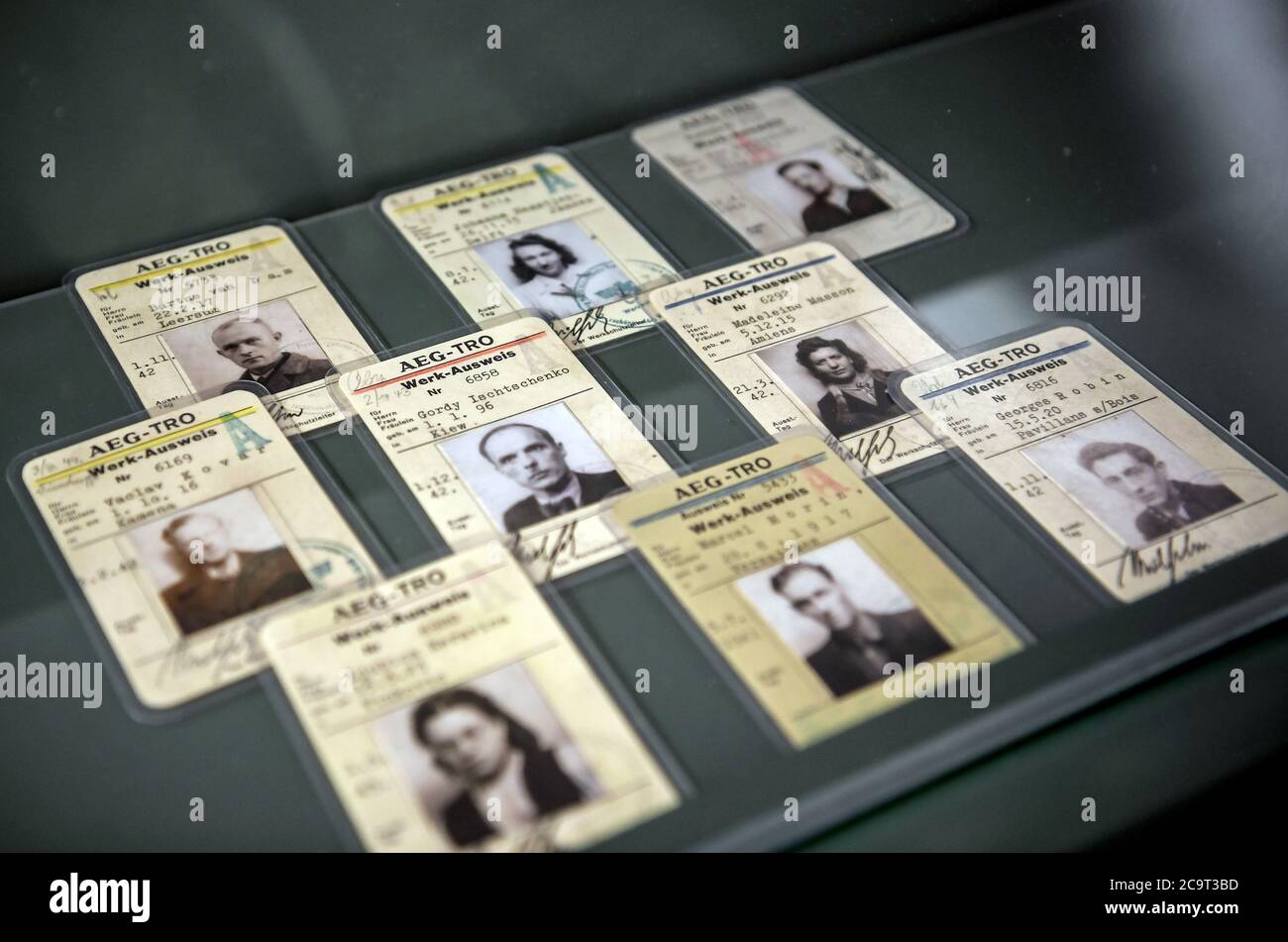 Nazi era forced laborers hi-res stock photography and images - Alamy