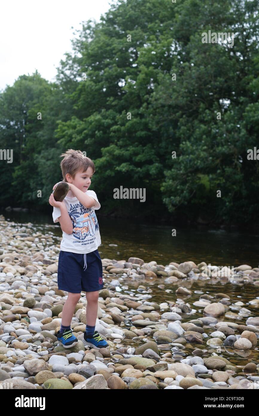Throw stone river hi-res stock photography and images - Alamy