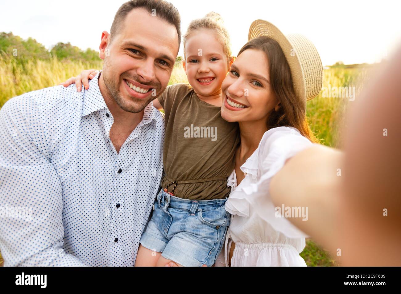 Adorable family hi-res stock photography and images - Alamy