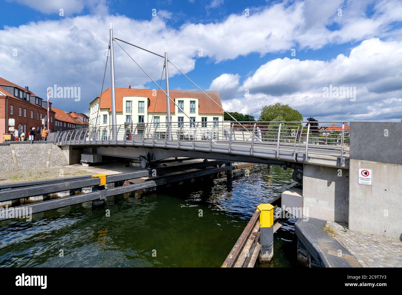 Swivel bridge hi-res stock photography and images - Alamy