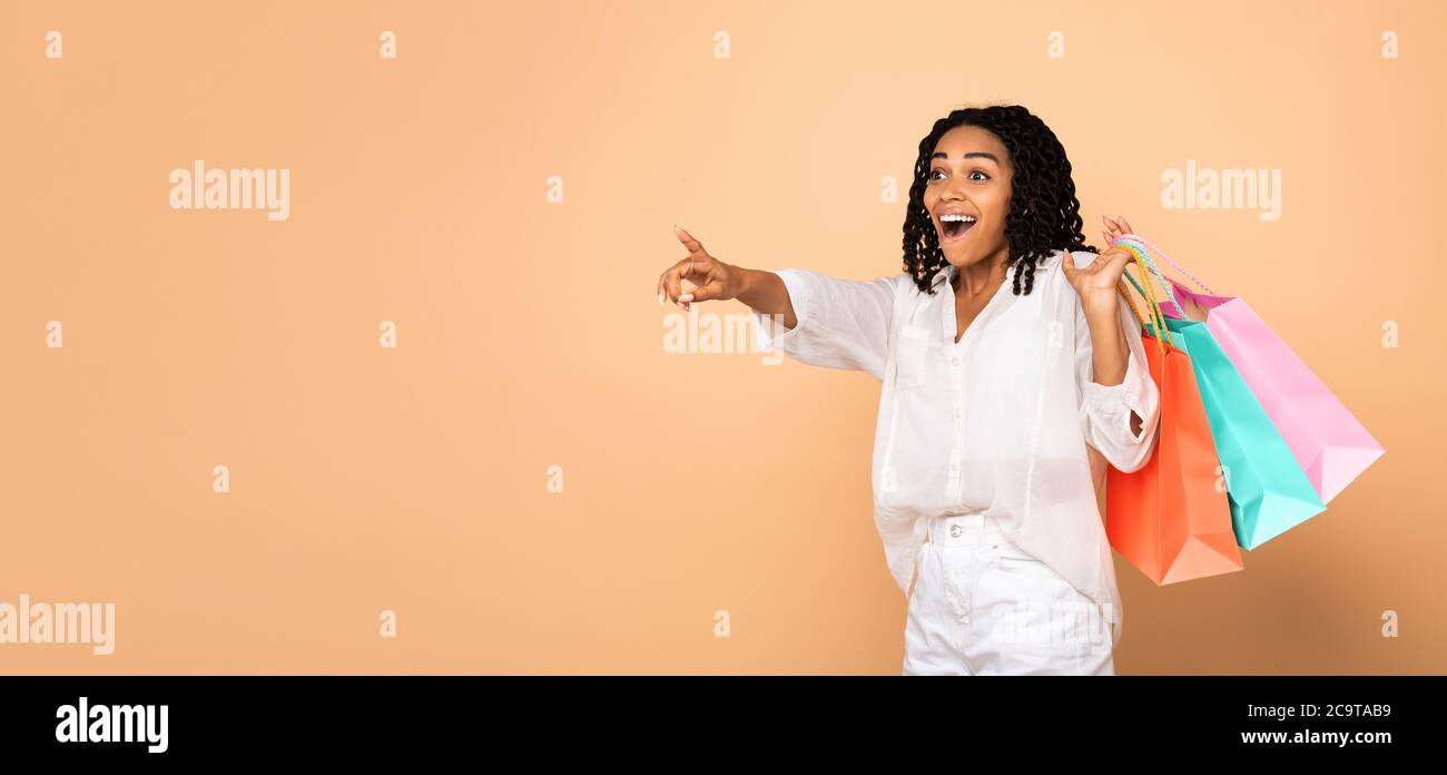 Girl on shopping hi-res stock photography and images - Alamy
