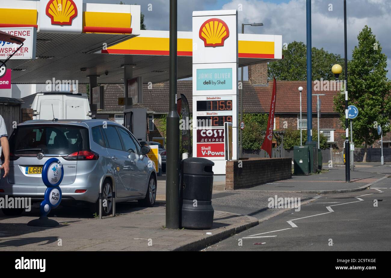 Shell petrol station in london hi-res stock photography and images - Alamy