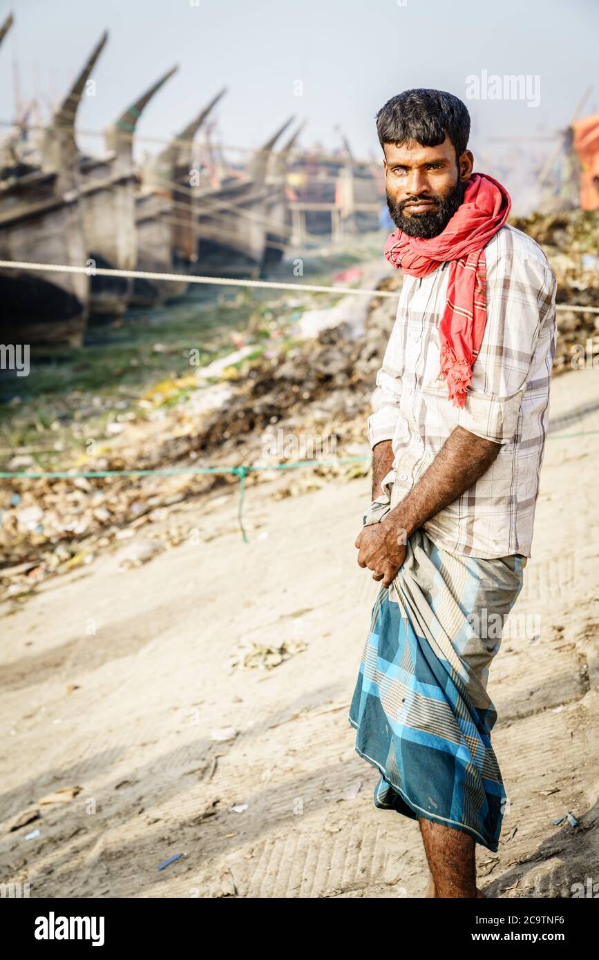 Bengali fisherman hi-res stock photography and images - Alamy