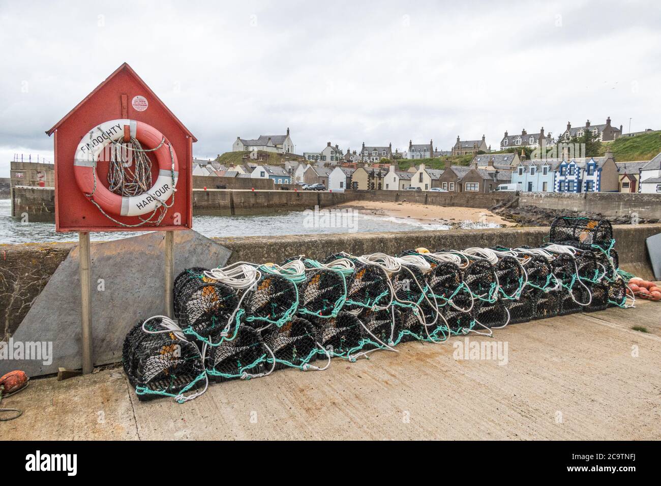 Tide tidal pier safe haven pots lost lobster moor moored hi-res stock ...
