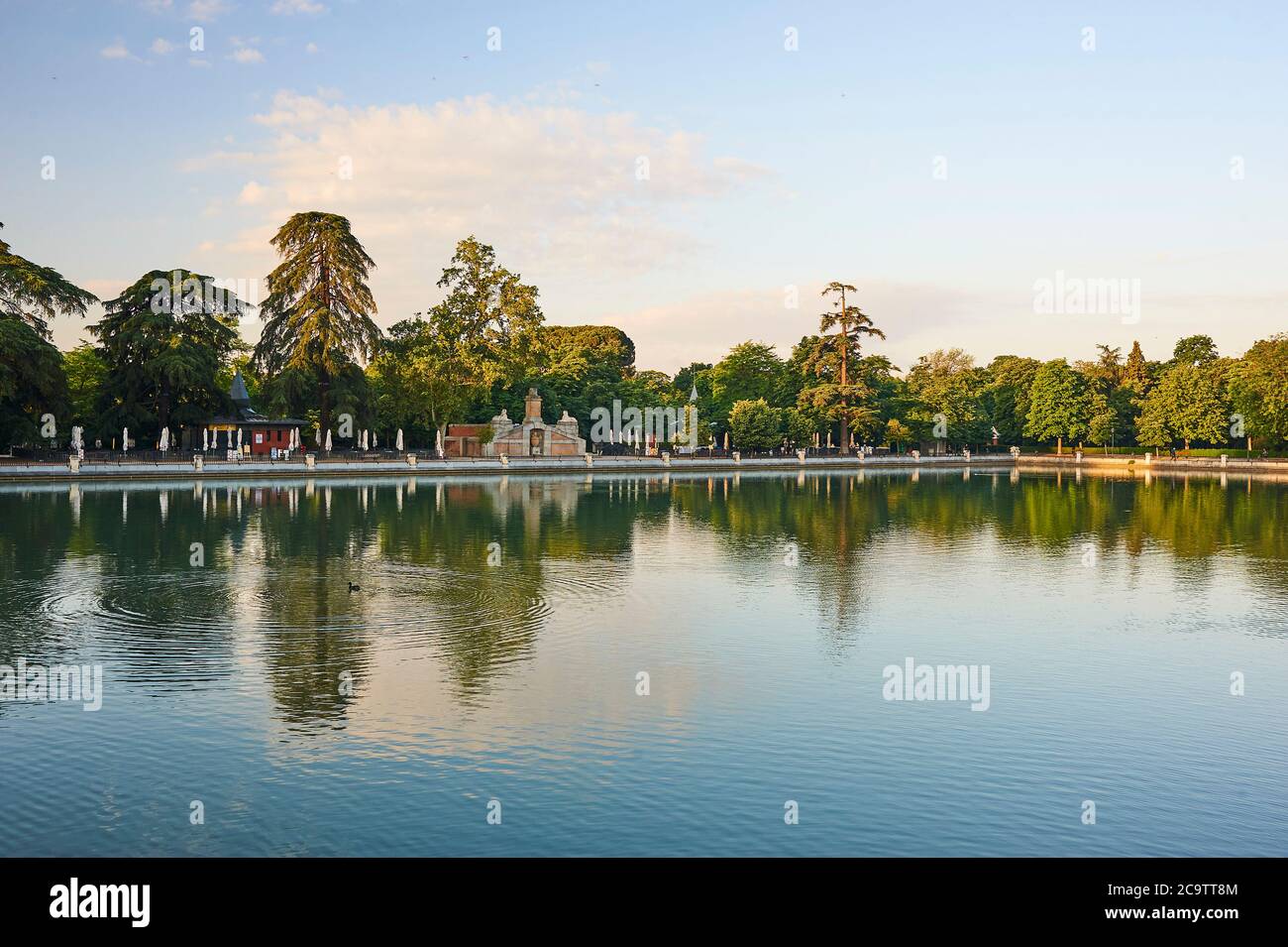 Retiro park pond hi-res stock photography and images - Alamy