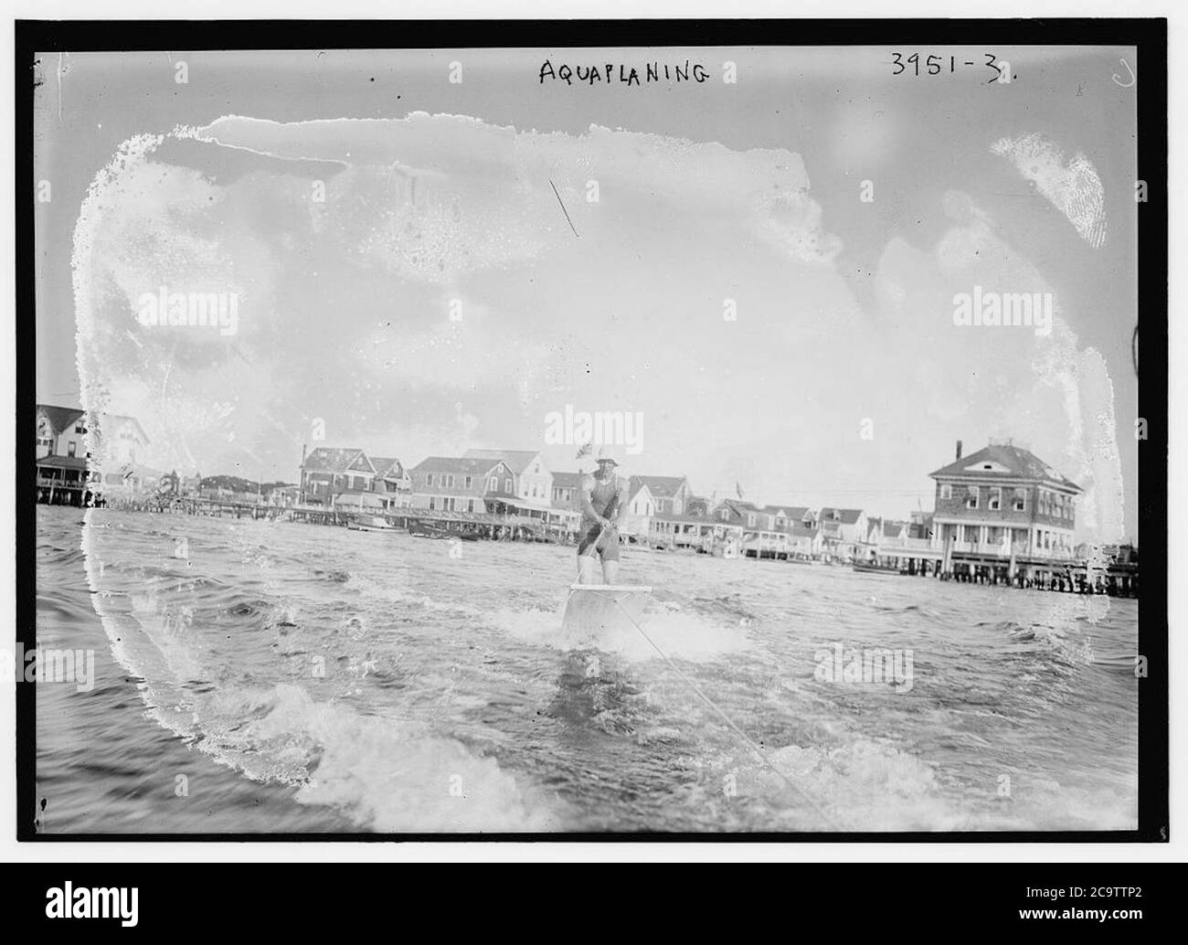 Vintage water skiing hi-res stock photography and images - Alamy