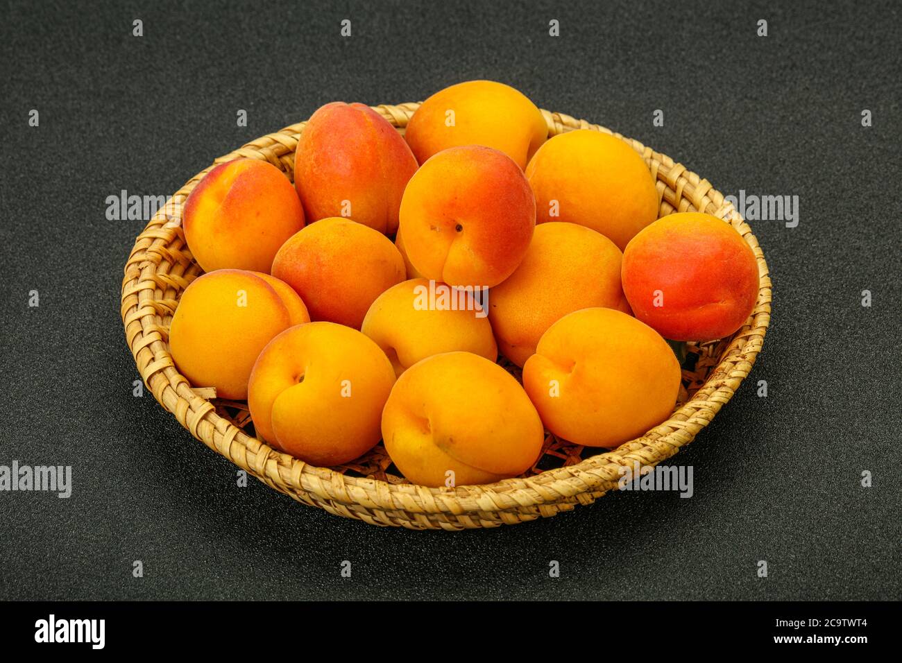 Fresh ripe sweet few apricots fruit Stock Photo - Alamy