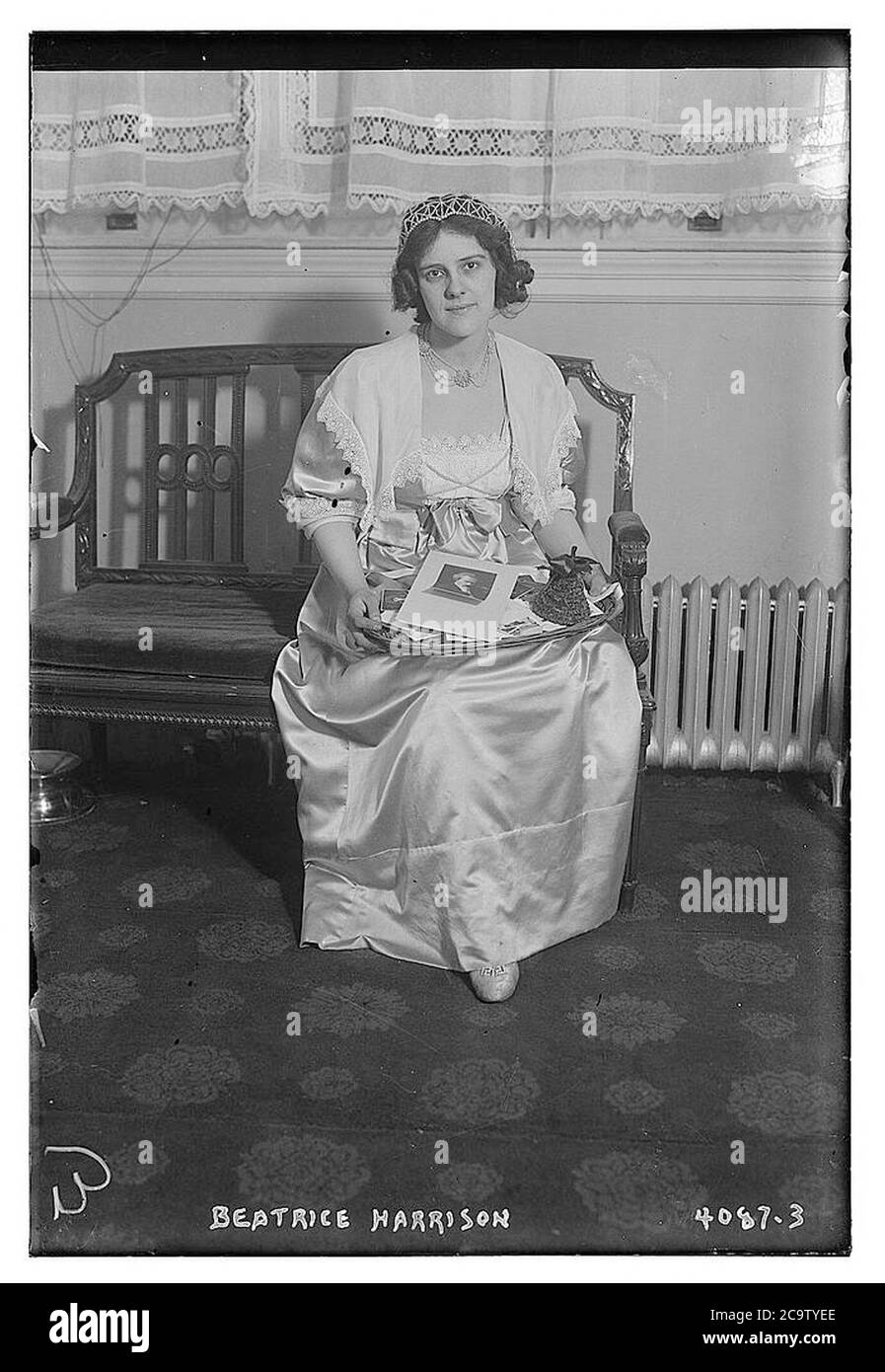 Beatrice harrison hi-res stock photography and images - Alamy