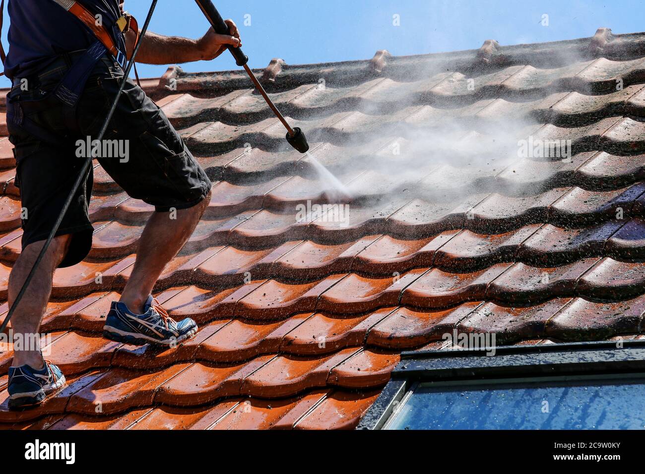 Cleaning roof hi-res stock photography and images - Alamy