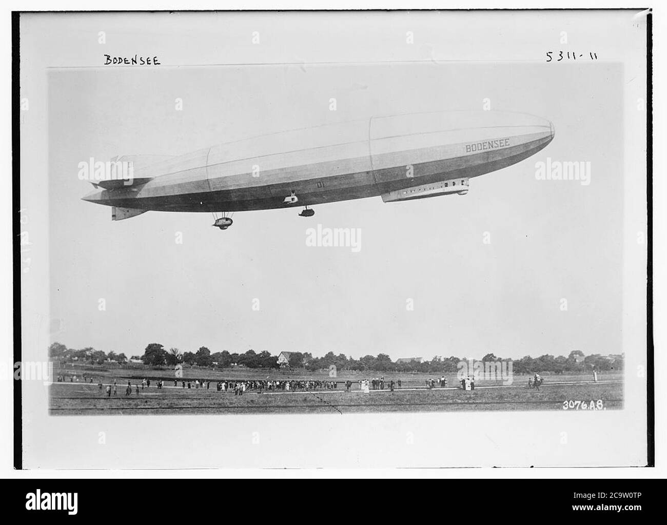 Blimp vintage hi-res stock photography and images - Alamy