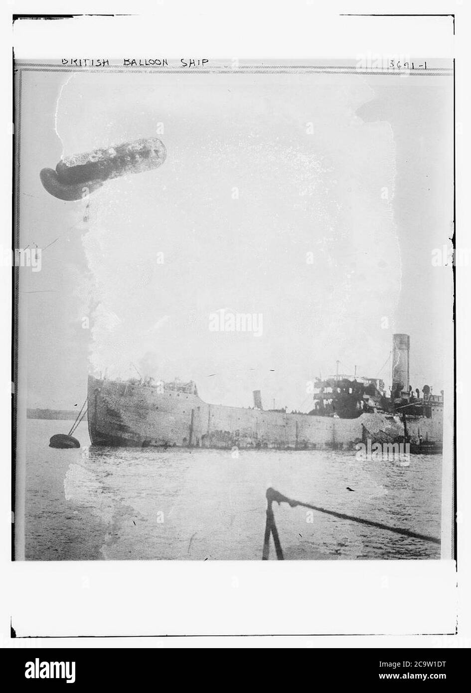 Balloon ship hi-res stock photography and images - Alamy