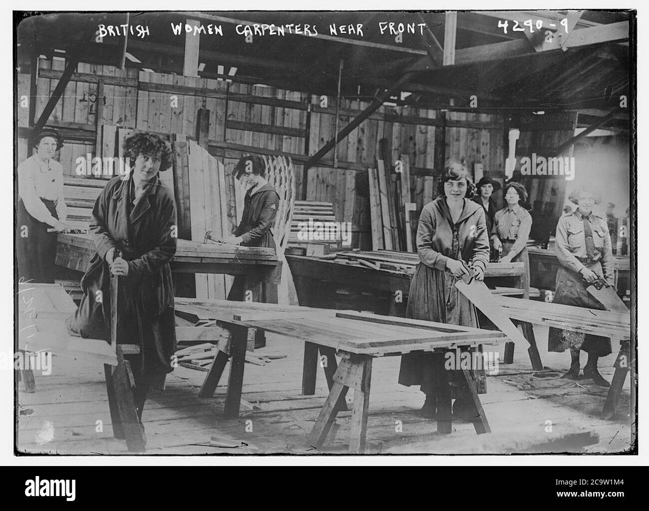 Women Carpenters High Resolution Stock Photography and Images - Alamy