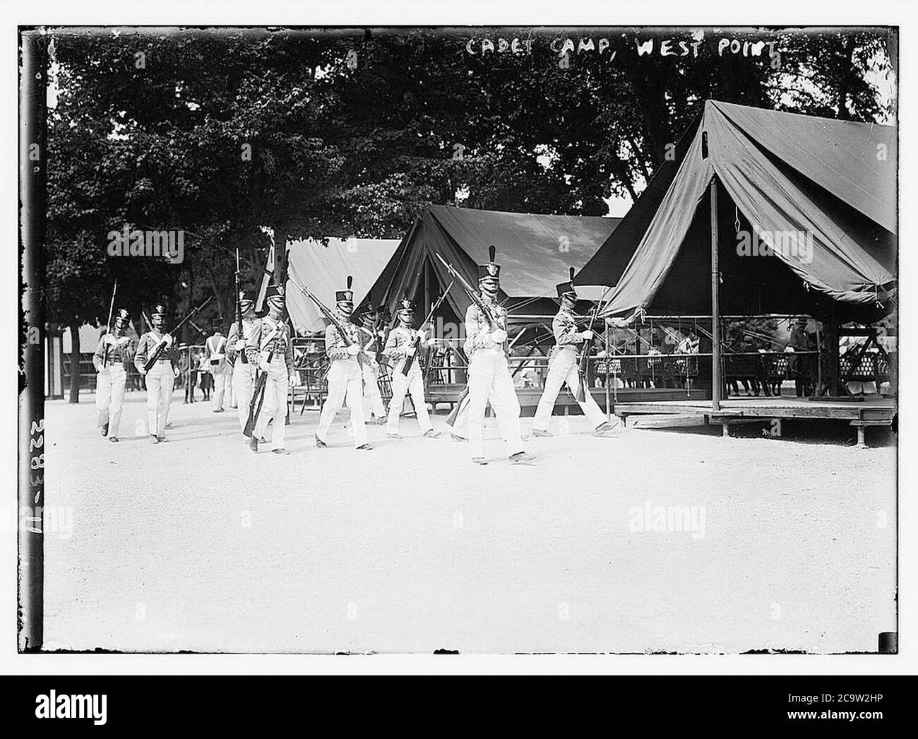 Cadet camp hi-res stock photography and images - Alamy