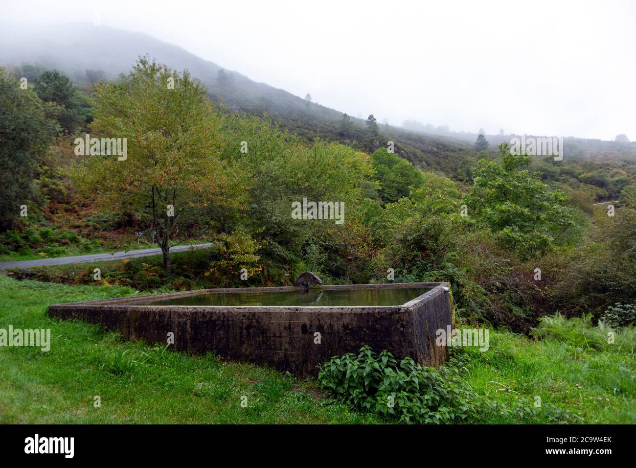 Village laundry pool hi-res stock photography and images - Alamy