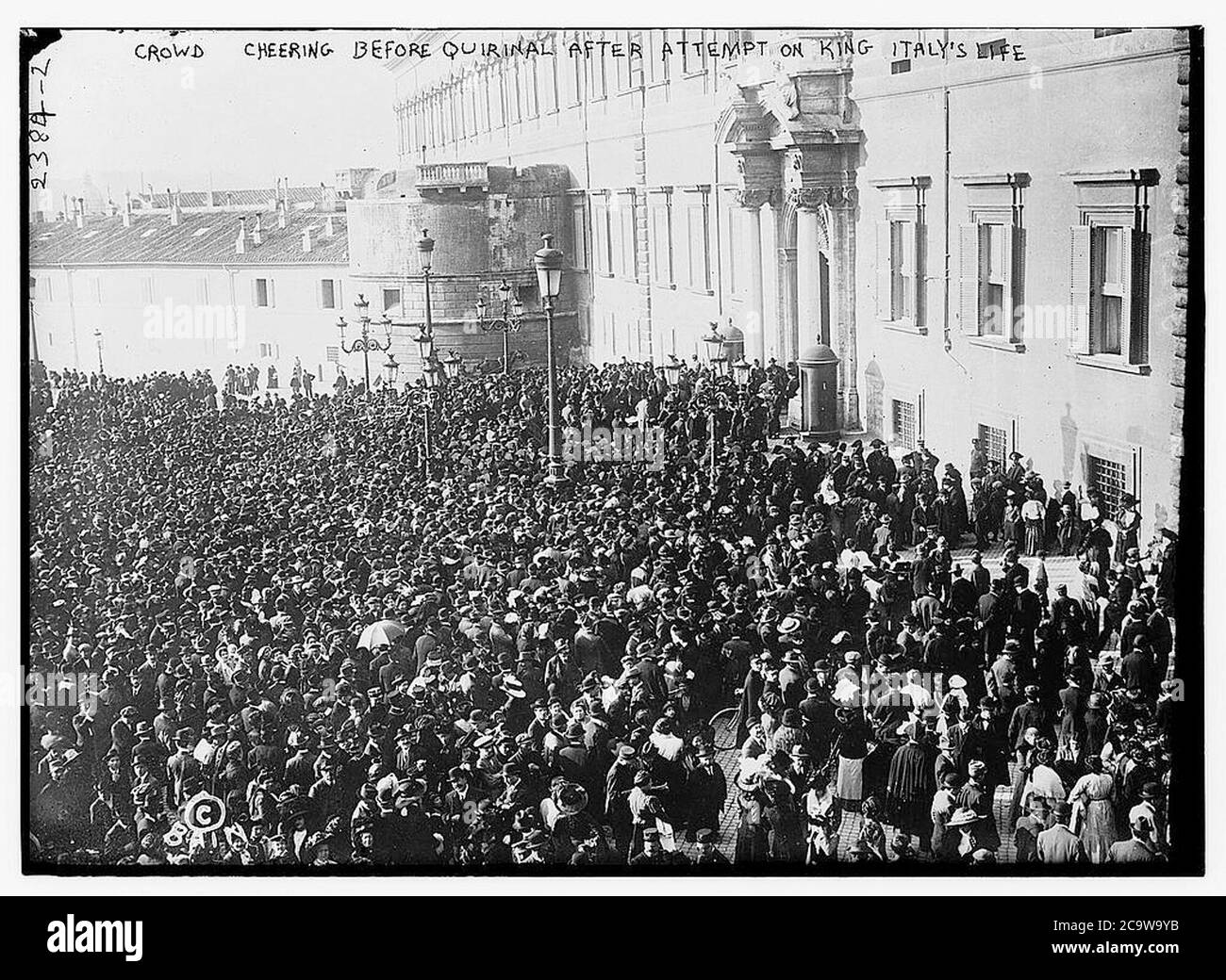 Crowd cheering Black and White Stock Photos & Images - Alamy