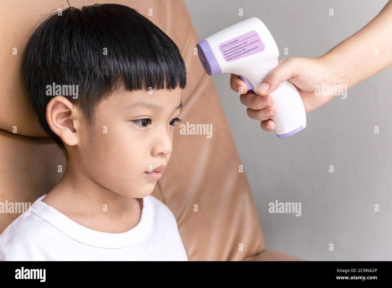 Baby thermometer hospital hi-res stock photography and images - Alamy