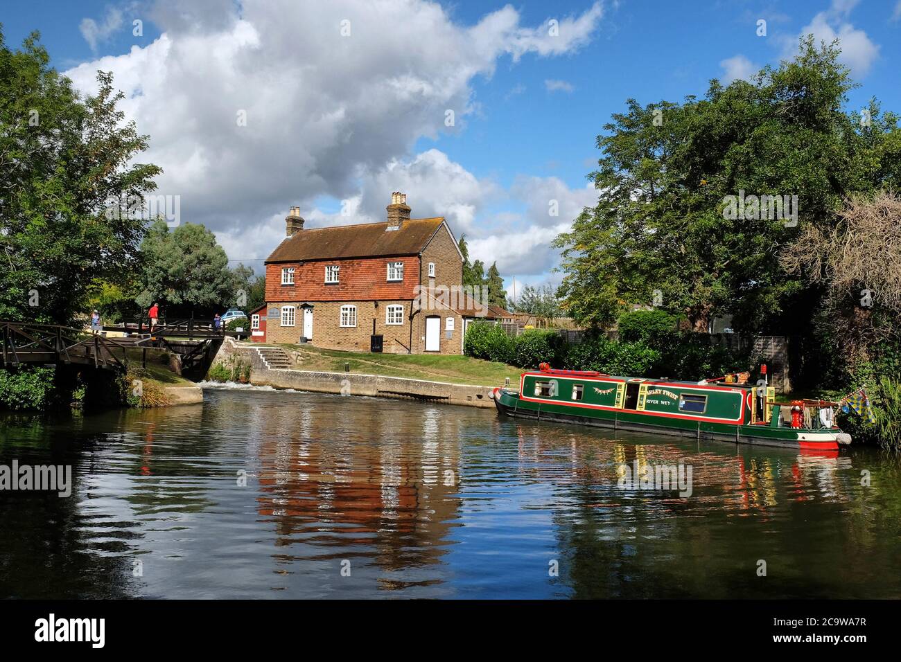 Lock keeper cottage uk hi-res stock photography and images - Alamy
