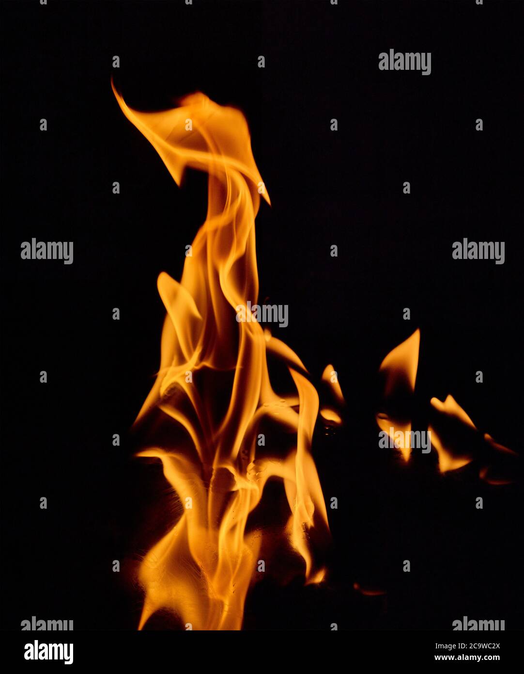 Fire, flames against a black background with reflection Stock Photo - Alamy