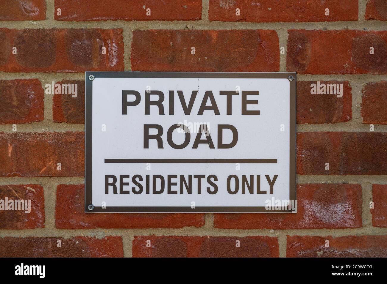 Private road residents only sign hi-res stock photography and images ...