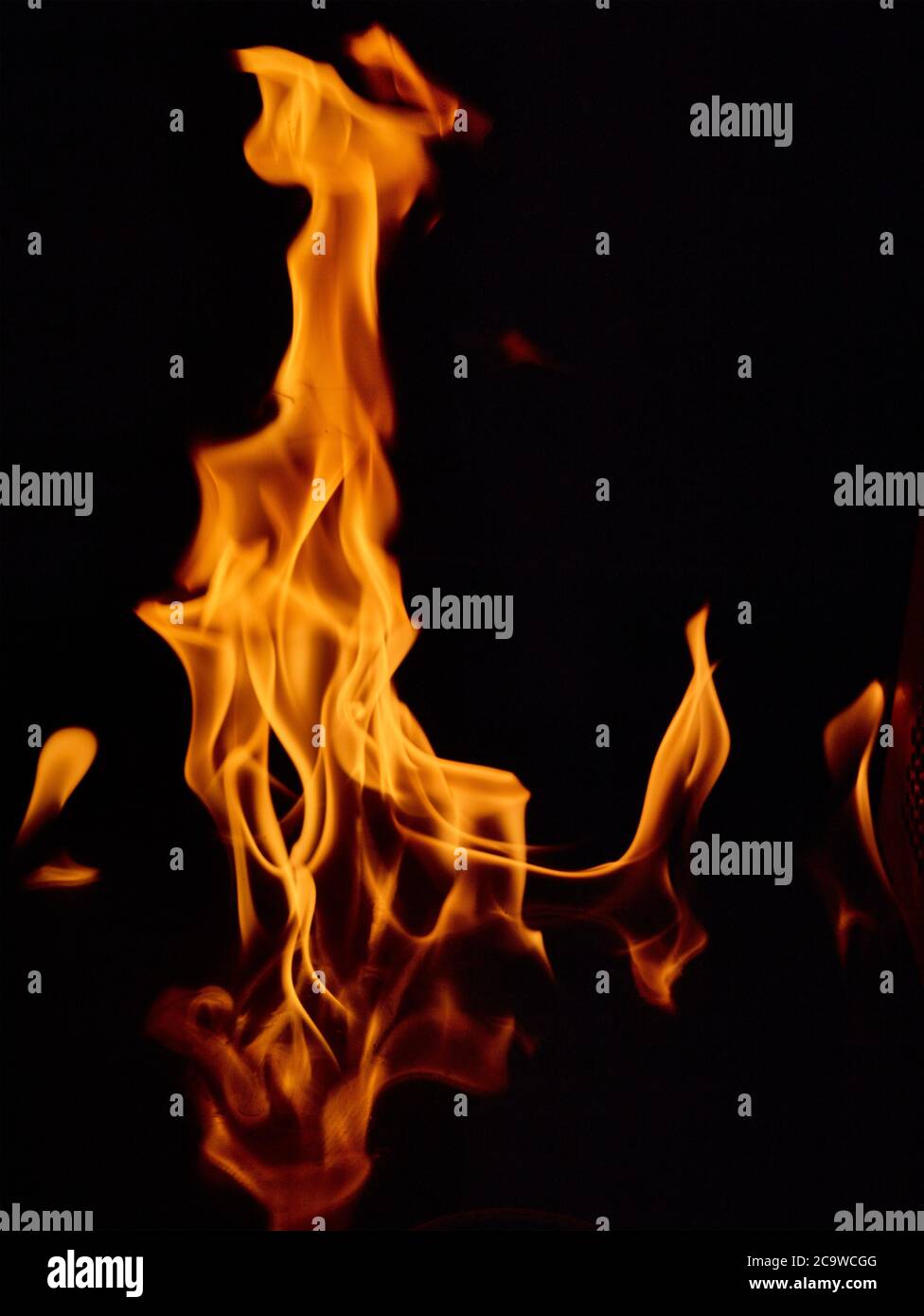 Fire, flames against a black background with reflection Stock Photo - Alamy