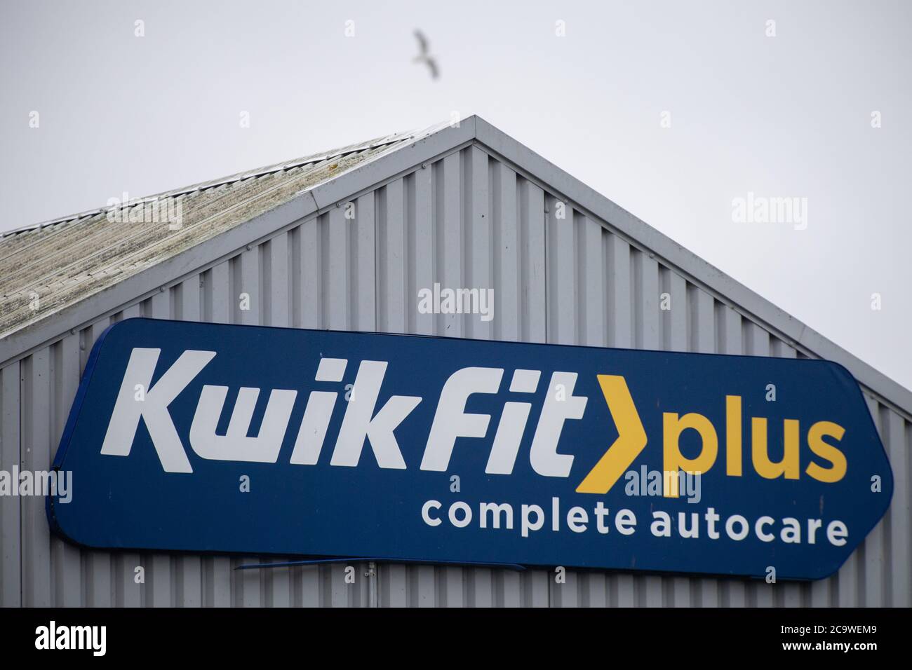 Kwik fit hi-res stock photography and images - Alamy