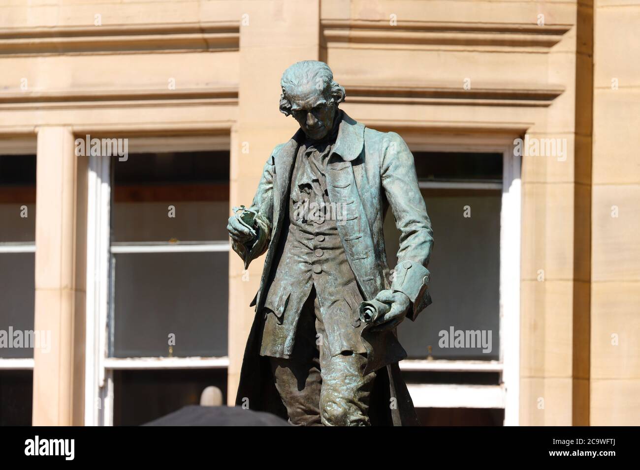 Statues in leeds city centre hi-res stock photography and images - Alamy