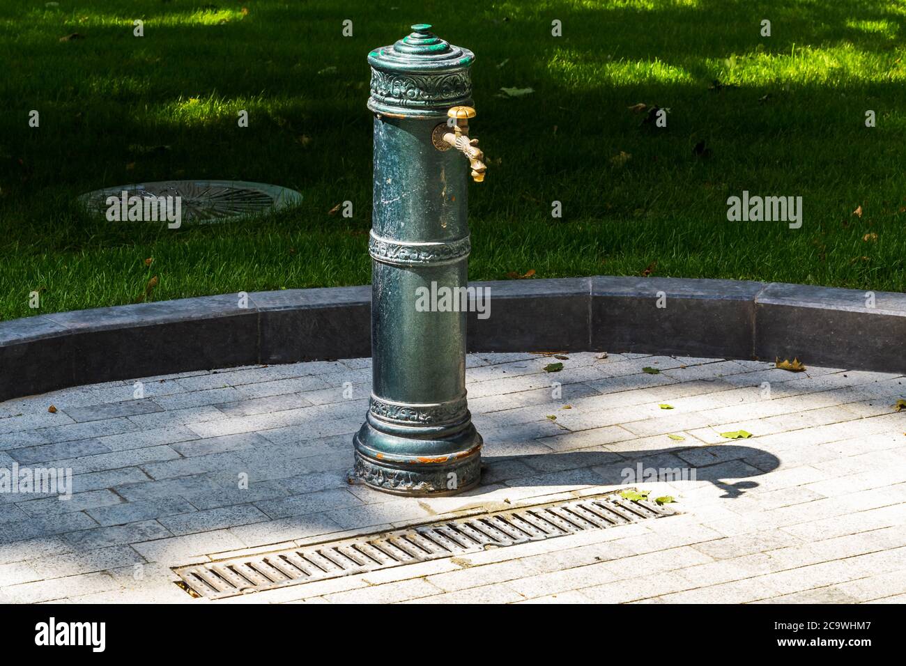Old vintage water free standpipe installed outdoors Stock Photo - Alamy