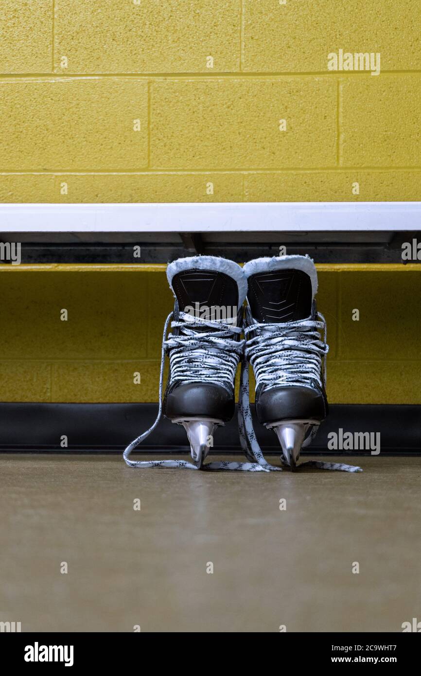 Ice hockey locker room hi-res stock photography and images - Alamy